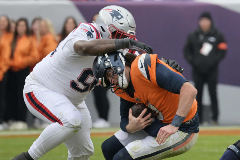 Big picture: Feeling lack of respect, Patriots defense proves value in ...