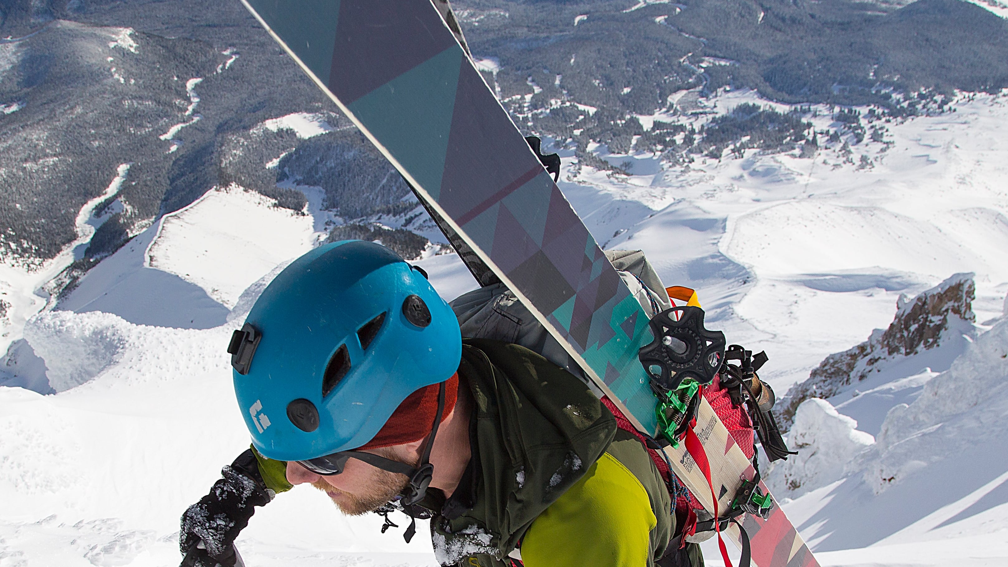 Mountain climber dies after 300-foot fall