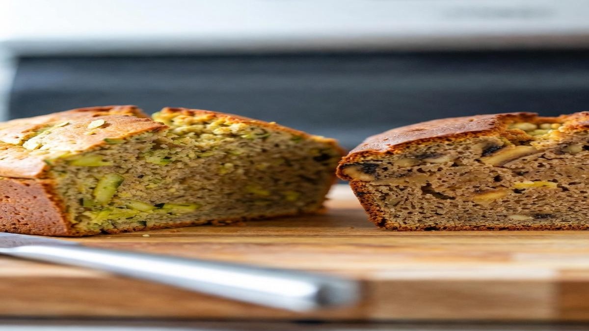 Zucchini bread vs. banana bread: Which one is actually healthier ...