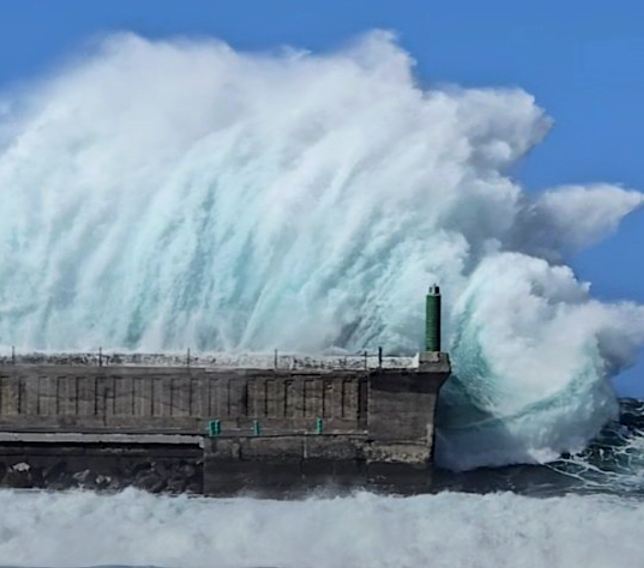 Freakishly huge wave slams seawall in Canary Islands (video)