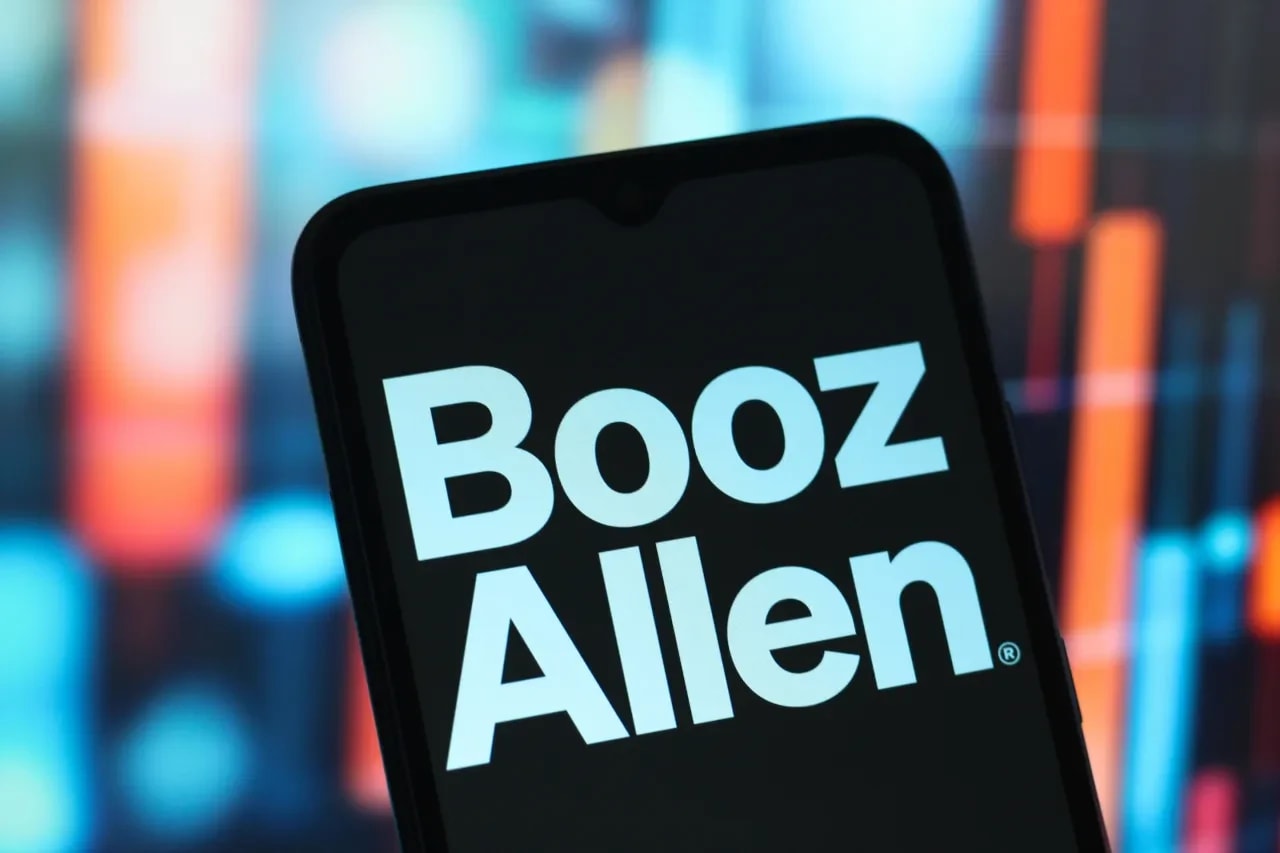 Why is Booz Allen Hamilton stock tumbling today?