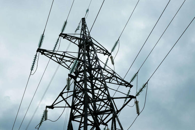 Over 1K without power in deep South Texas as the frigid temps continue