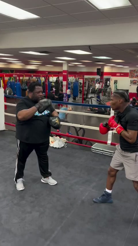 Raymond Ford back in the gym getting ready for possible Nick Ball