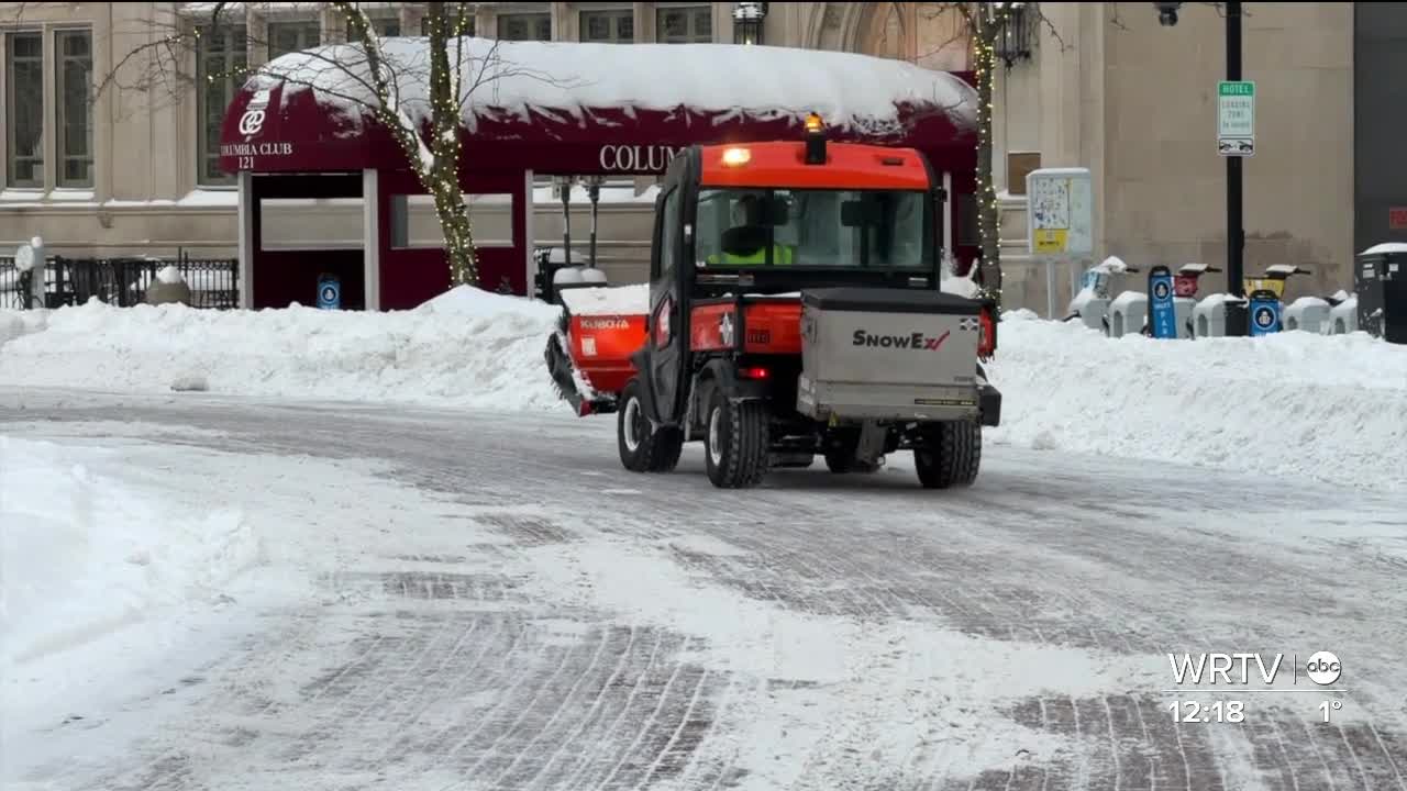 Indianapolis residents start digging out after snow storm, DPW ...