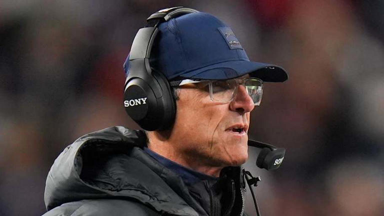 Pen to paper, it's official: Mike McDaniel is heading to the Chargers