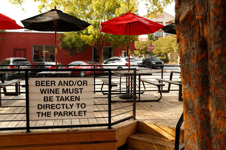 Fans name best Georgia spots to watch and eat during the Super Bowl