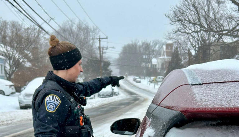 'Snow: 1, police cruiser: 0' — Firefighters in Virginia get the assist ...