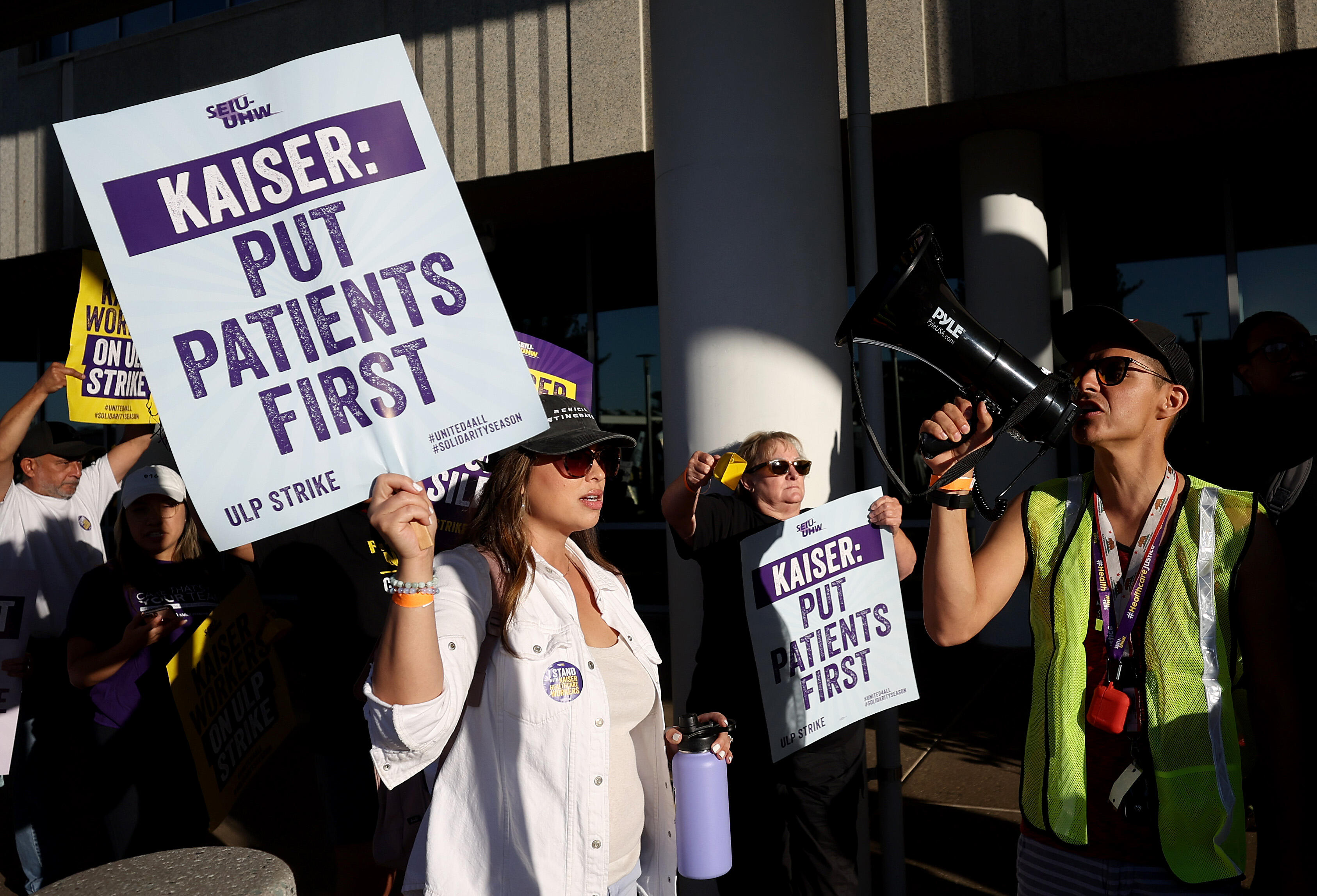 Thousands of Kaiser Permanente nurses go on strike