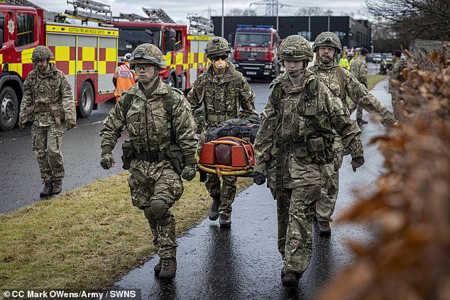 British army prepare for an attack on UK soil: Soldiers practise vital ...