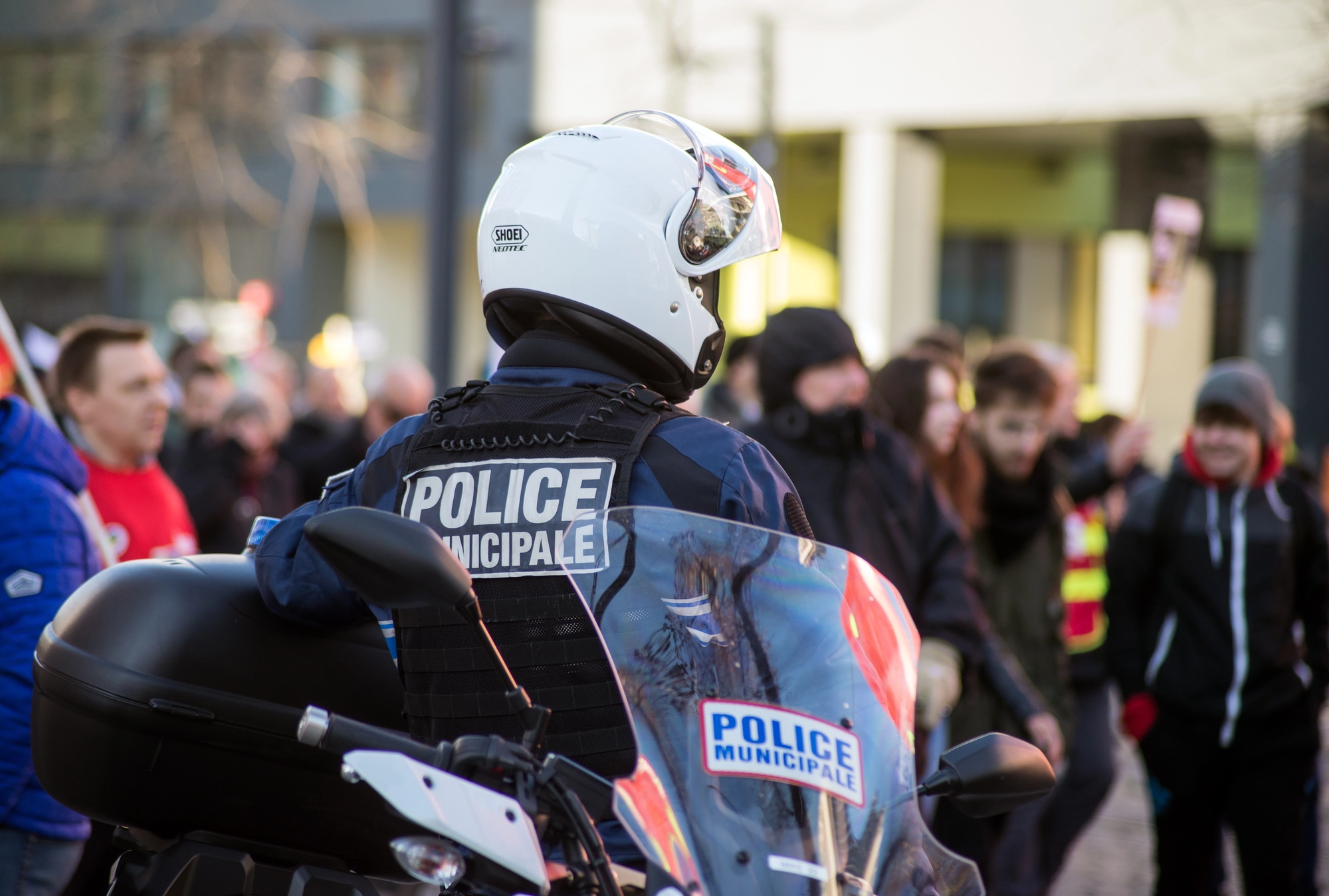 À l’approche des élections, la question de l’armement des policiers ...