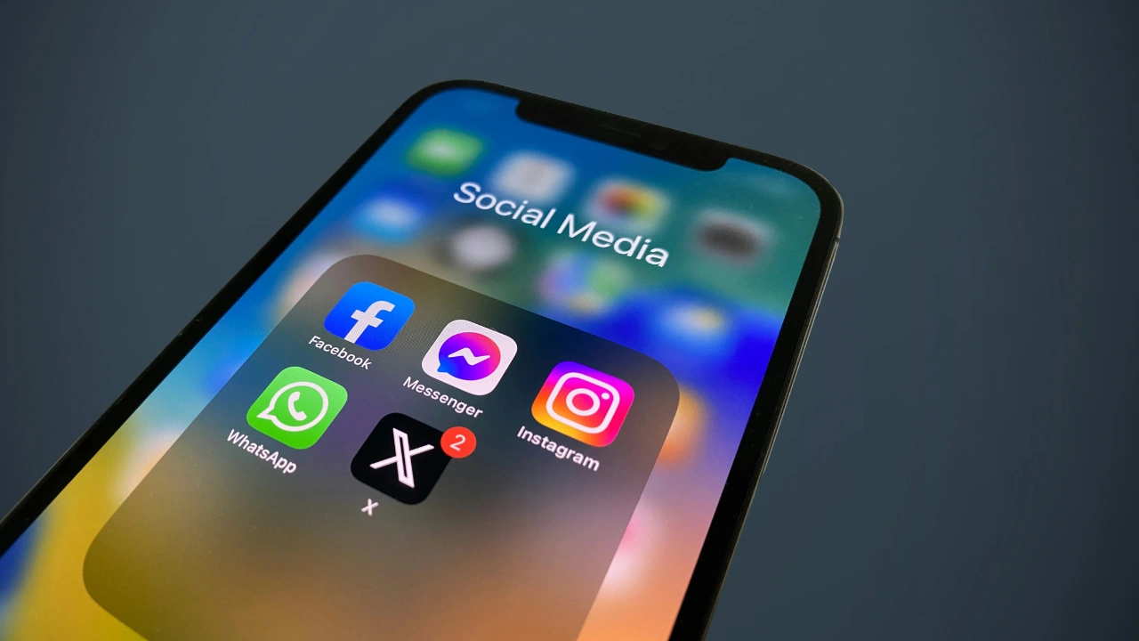 Mark Zuckerberg to testify, Snap settles as teen addiction case heads ...