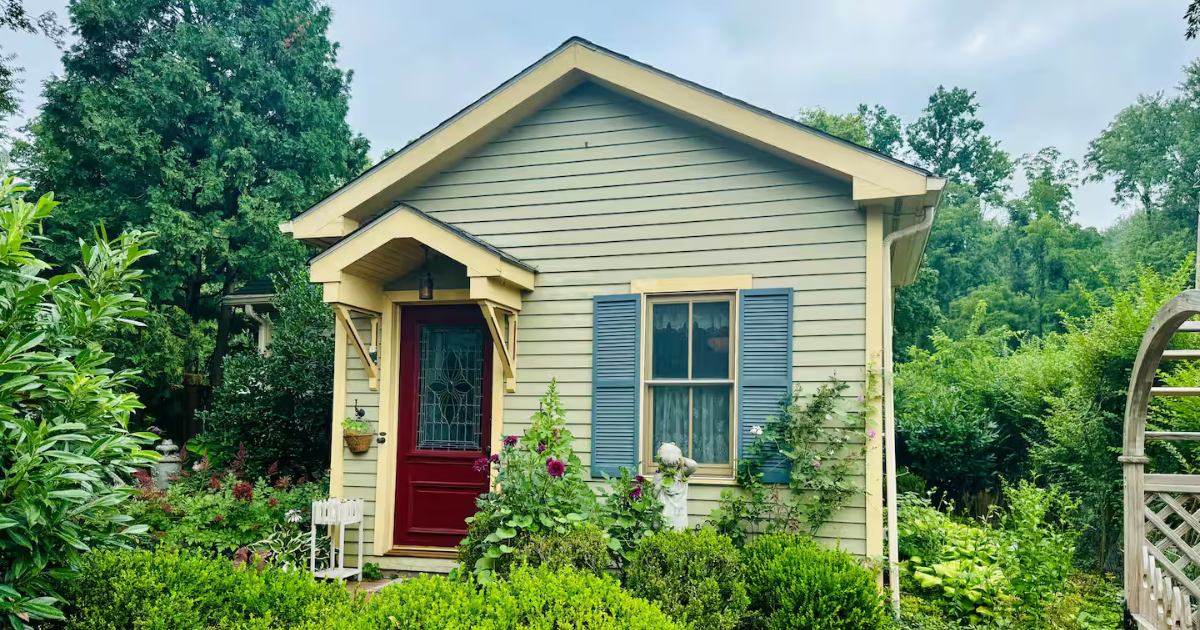 Escape to this charming cottage rental in a New Jersey borough
