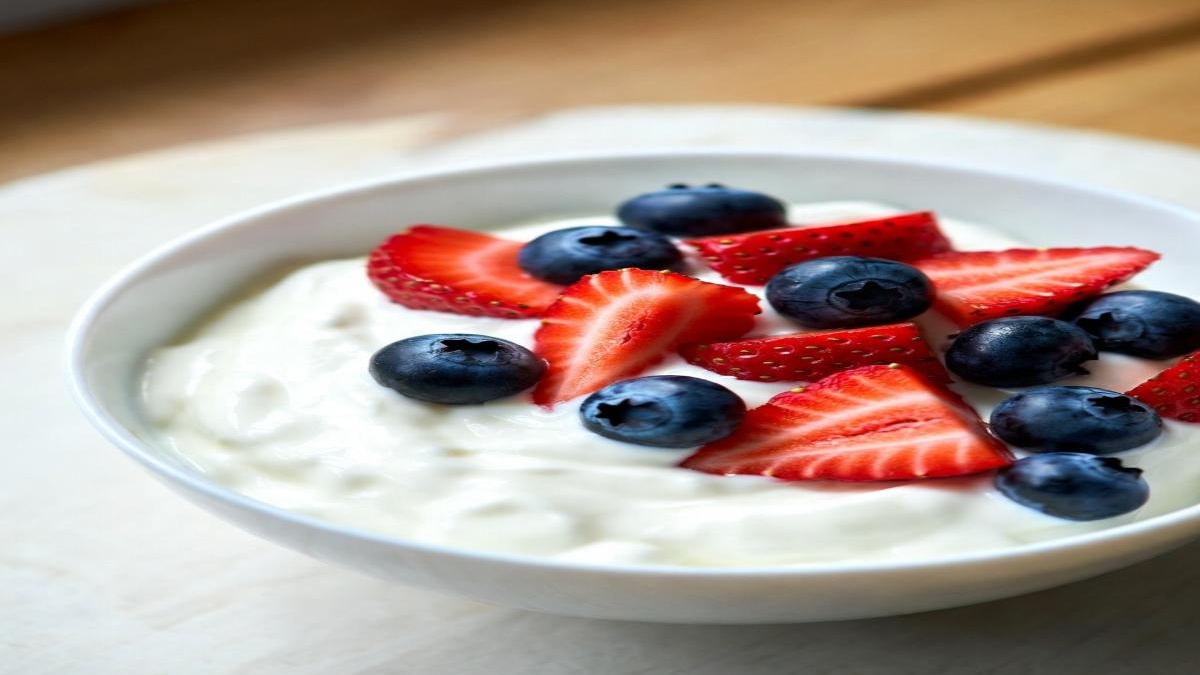 Is Greek yogurt really as healthy as you think? Nutrition experts ...