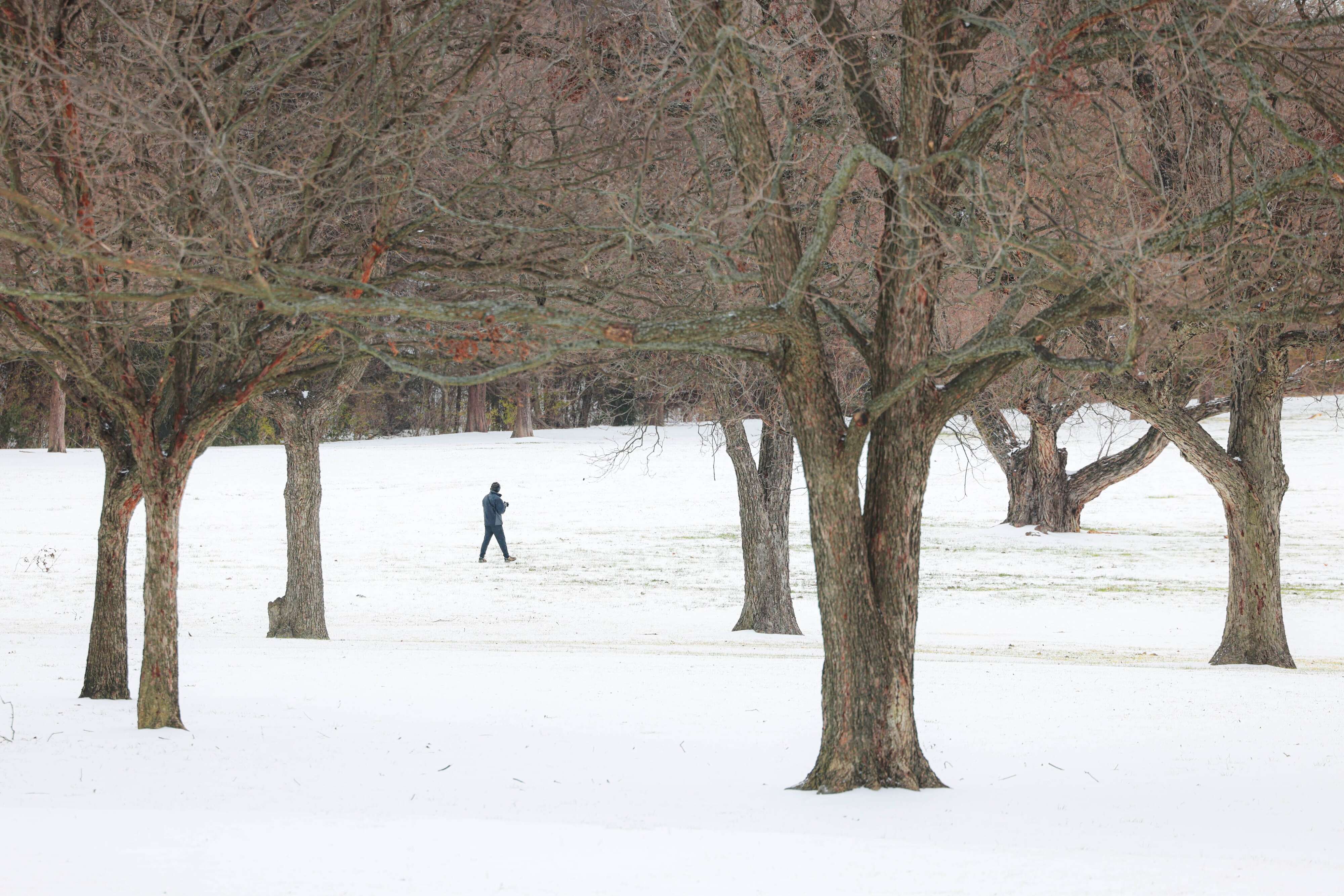 Live updates: When will ice melt? Record snowfall ends Monday, road ...