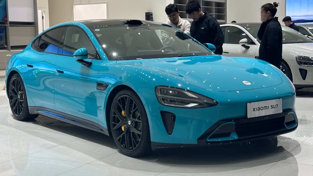 Xiaomi SU7 beats Tesla Model 3 in China sales for the 1st time in 2025
