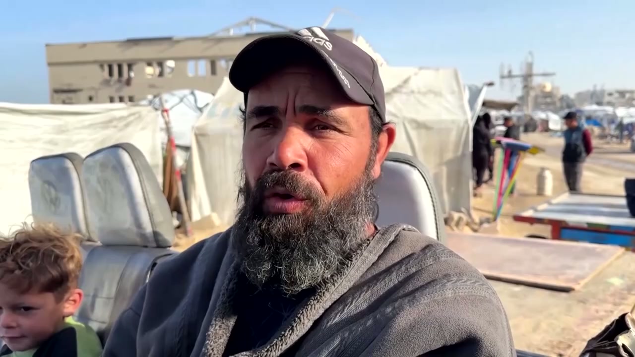 Gaza driver restores war-damaged vehicle to transport Palestinians