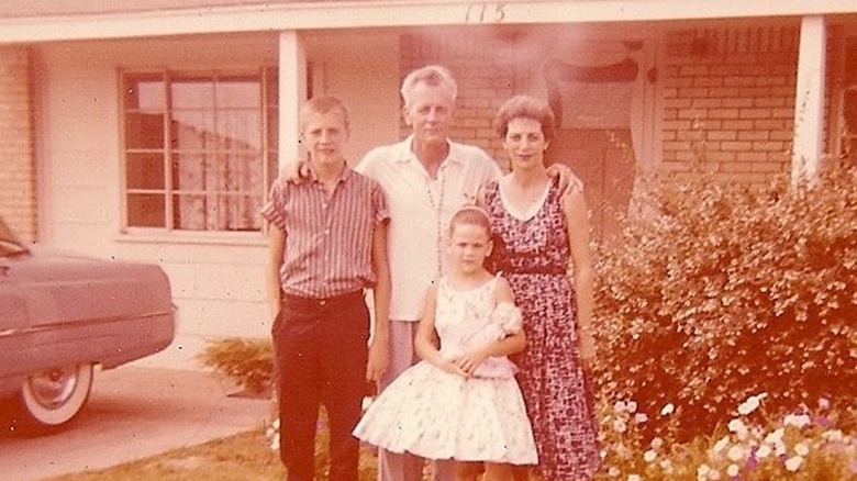 Tragic details about Senator Elizabeth Warren's life