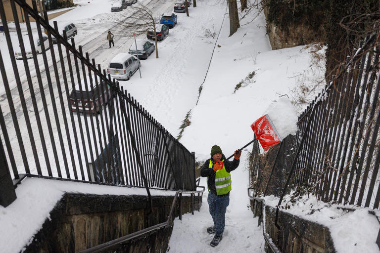 Philly snow updates: Wind and cold following storm; 3 people in Lehigh ...