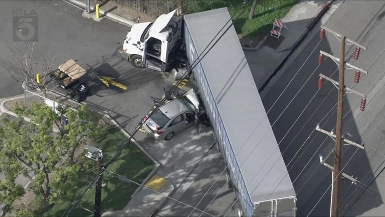 Suspected DUI driver crashes into big rig during San Gabriel Valley ...