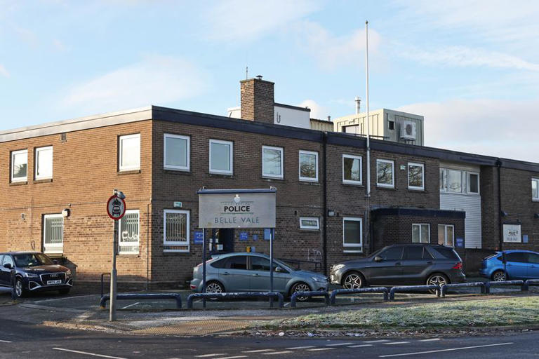 Dad collapsed and died after 'drug wrap ruptured inside his stomach'