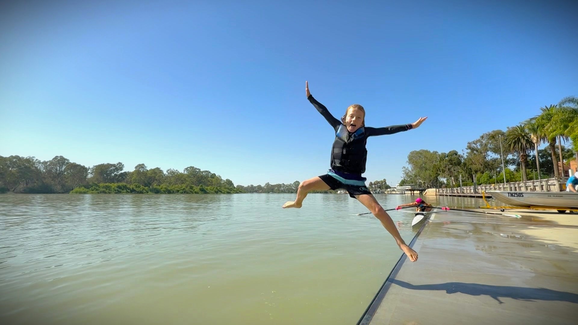 'Extreme' fire danger forecast across South Australia as heatwave continues