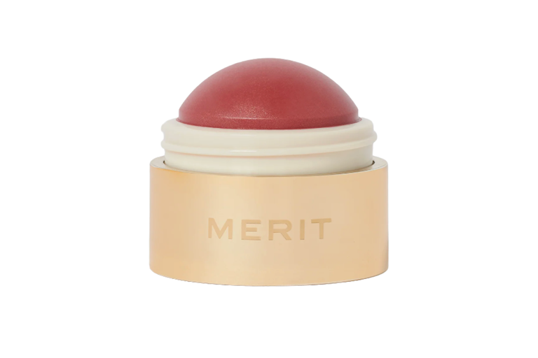 Hudson Williams wore our favorite natural-looking cheek tint to carry ...