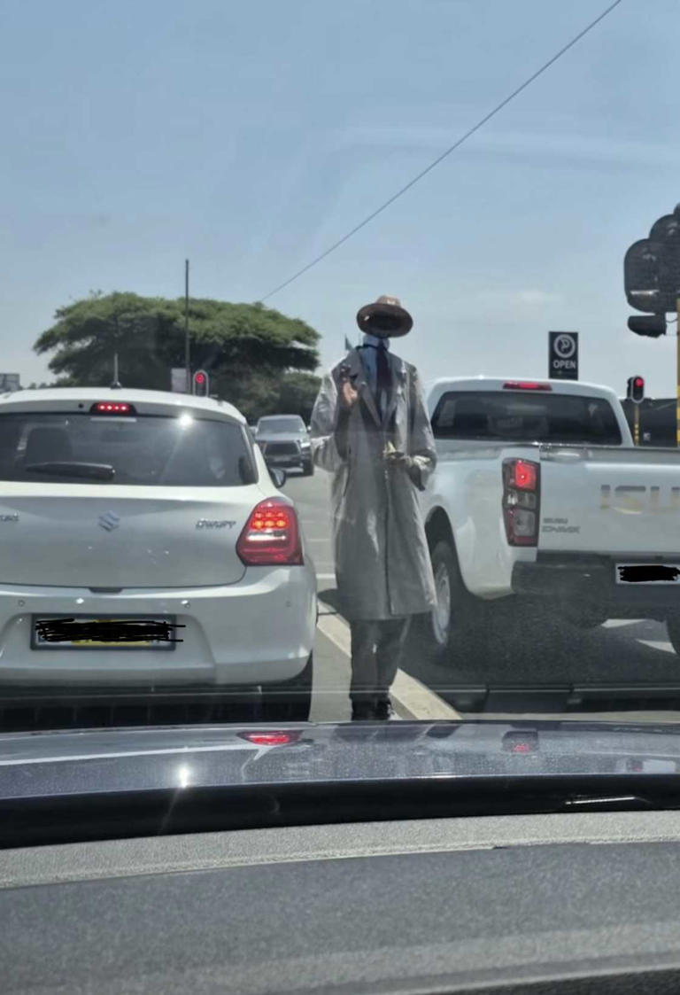 Man’s headless stunt at traffic light stuns South Africa and leaves ...