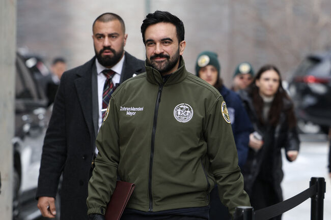 NYC mayor Mamdani shovels snow, helps stranded motorists after storm