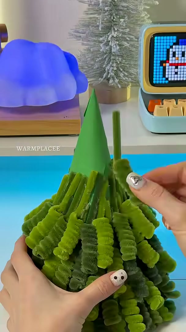 DIY viral Christmas tree 🎄 #diy #christmastree #christmasdecor # ...