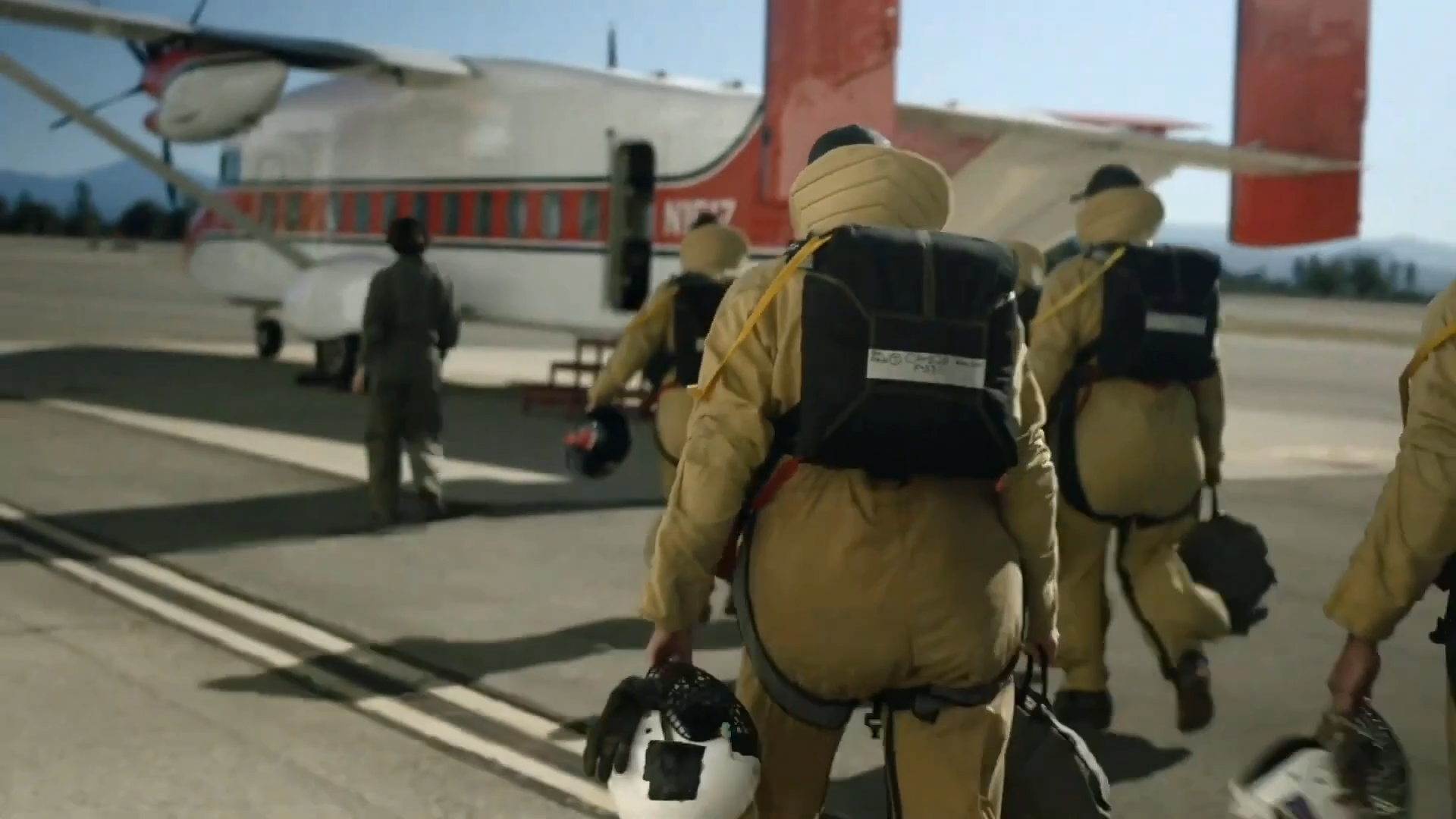 Smokejumpers: The elite firefighters who parachute into America’s most ...