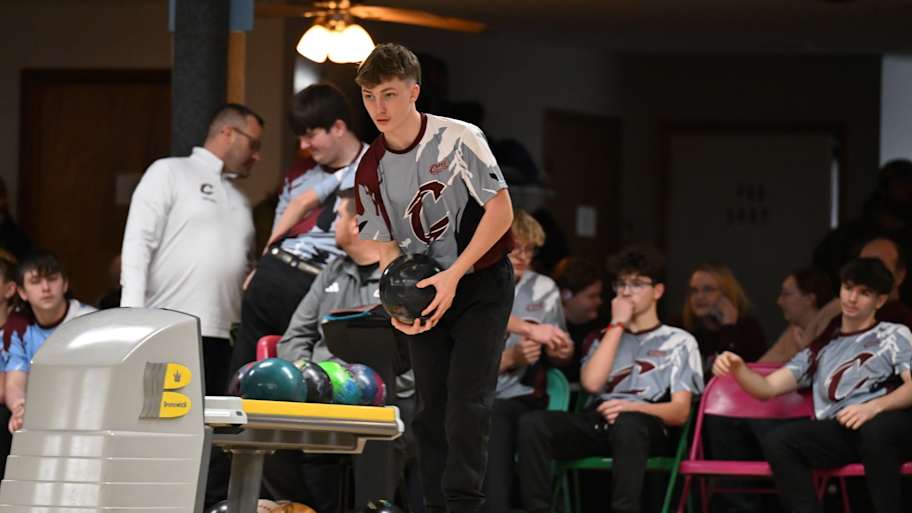 Iowa high school bowling team loses everything in fire