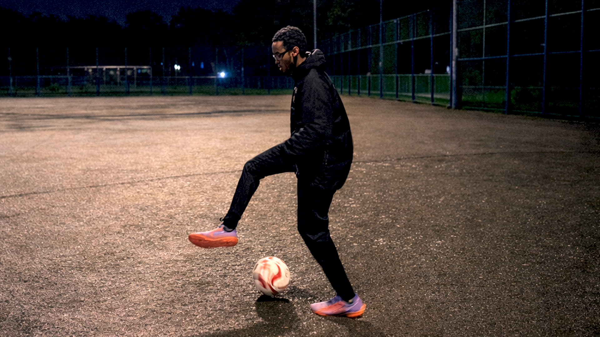 This man dribbles like a shuffle dance