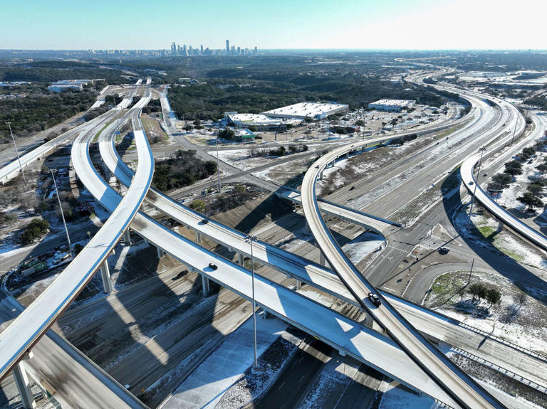 Live updates: Extreme cold warning extended until Tuesday morning for ...