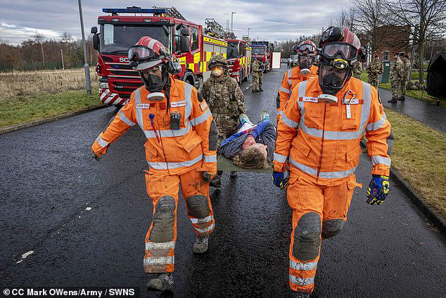 British army prepare for an attack on UK soil: Soldiers practise vital ...