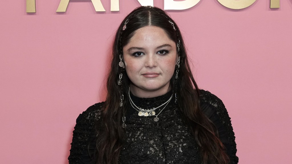 Meg Stalter urges fans to leave TikTok after censorship of anti-ICE ...