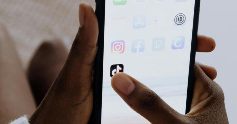 People are deleting TikTok because of this alarming new privacy concern