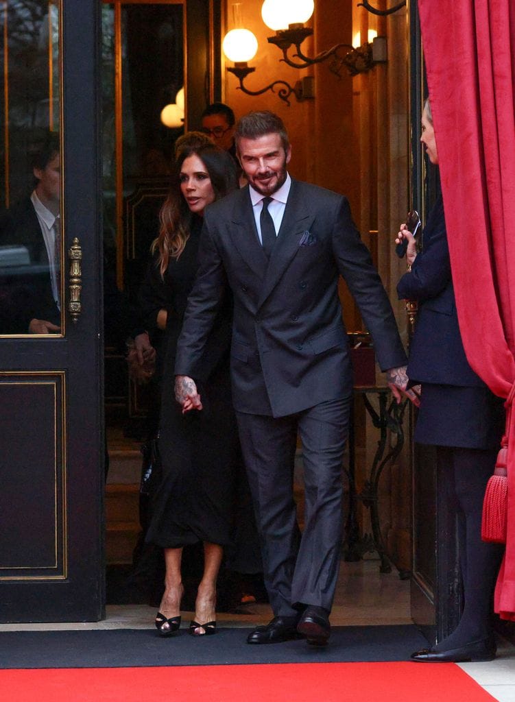 Victoria, David Beckham y sus hijos se muestran unidos en París tras el ...