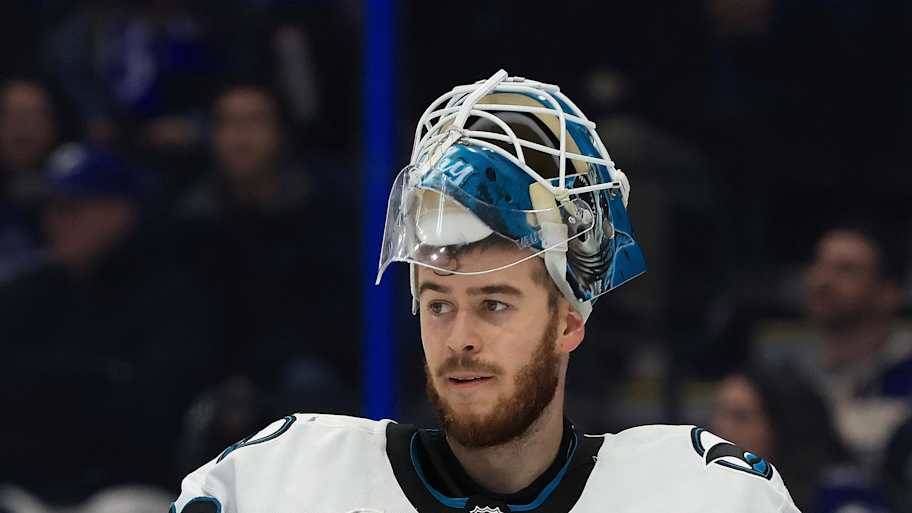 Sharks goaltender prospect commits to Michigan State