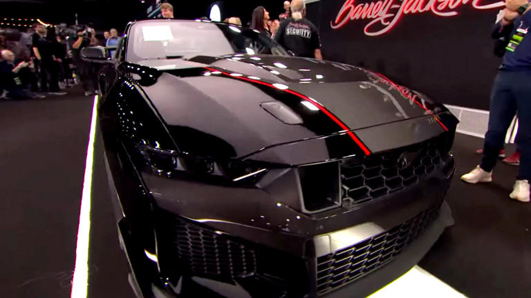 Ford confirms Mustang Dark Horse SC makes well over 700 HP