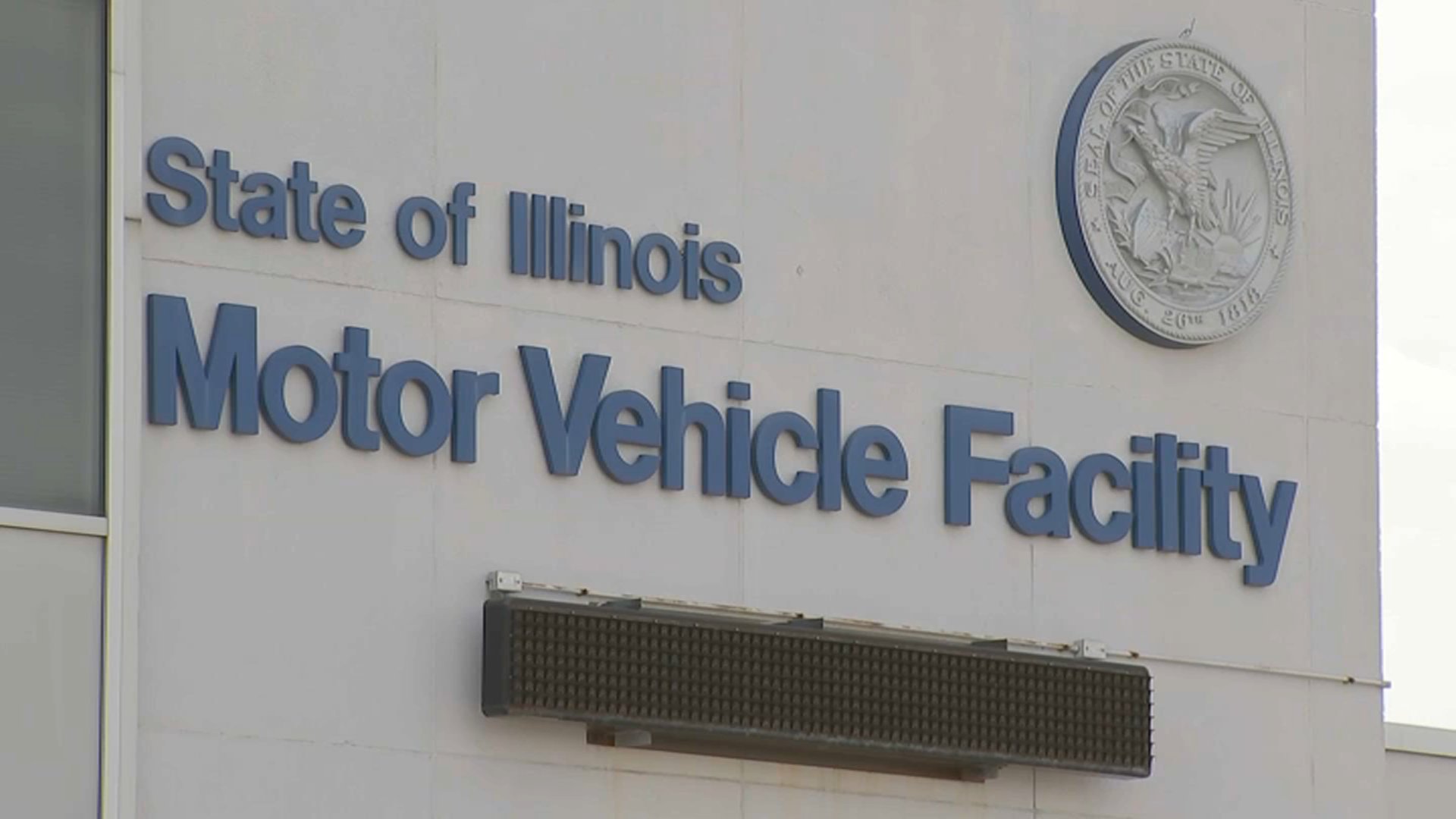 Algunos cierres y retrasos en los DMV en Illinois por condiciones ...