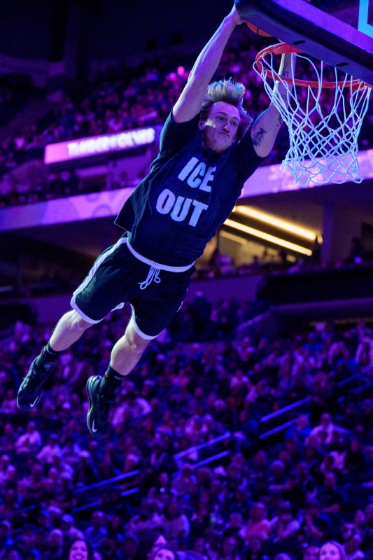 Anti-ICE chants at Minnesota sporting events as pro athletes speak out