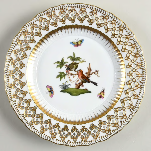 Your grandma’s china cabinet could be hiding these 9 vintage plates ...