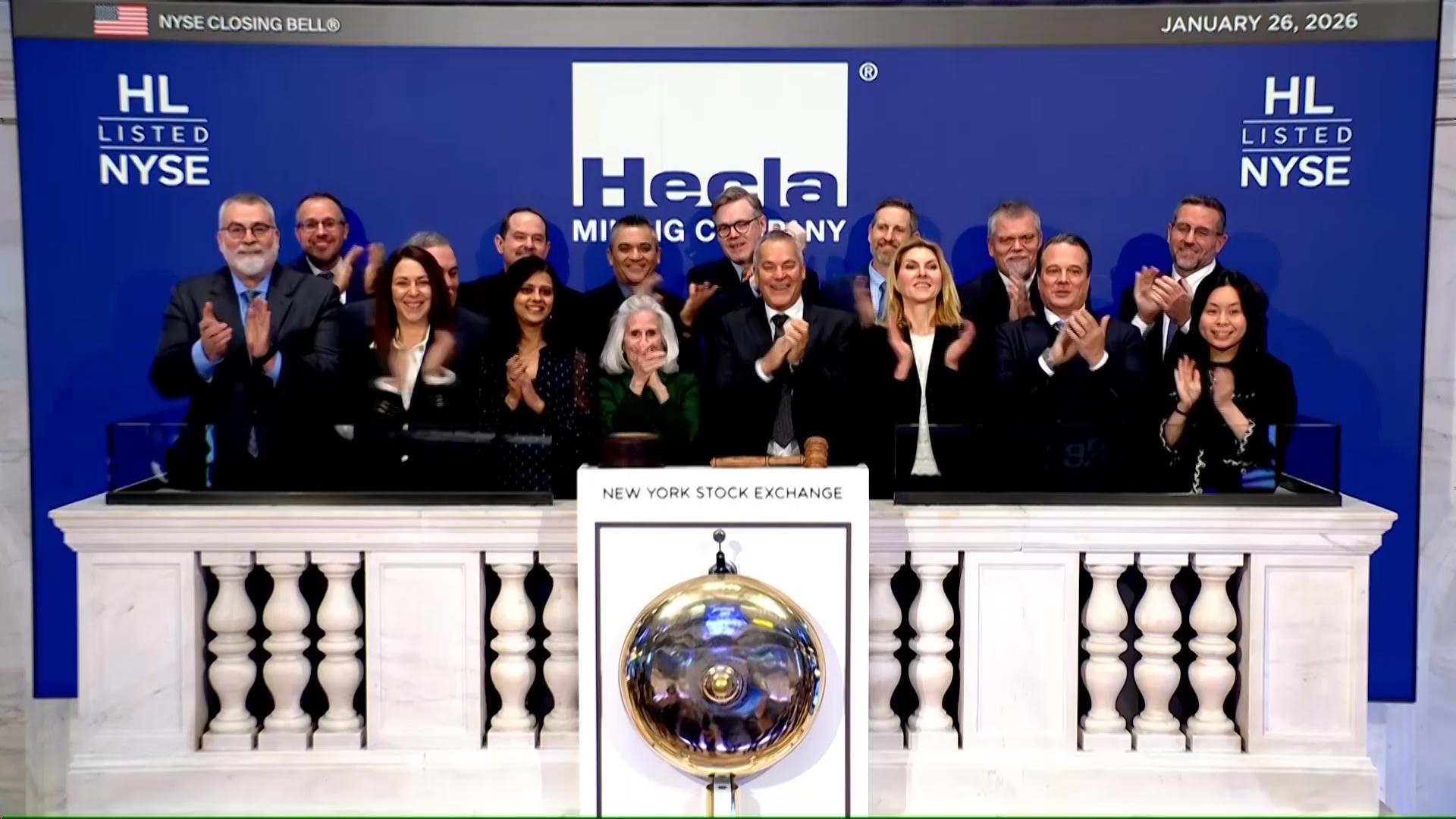 US stocks rise as gold hits another record and the dollar's value sinks ...