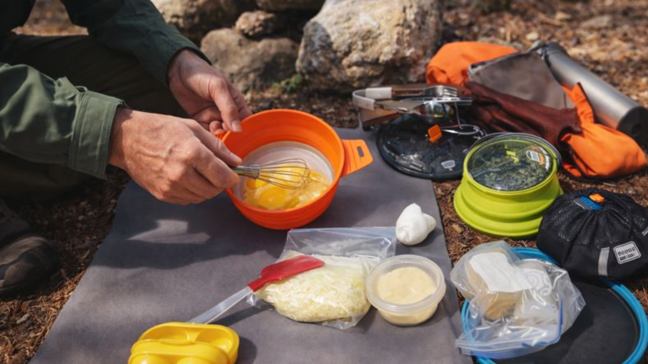 How to make a rustic cabbage pie outdoors using a firebox burner