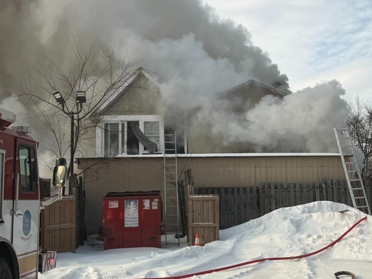 Firefighters battle blaze at mixed-use building in Laurel