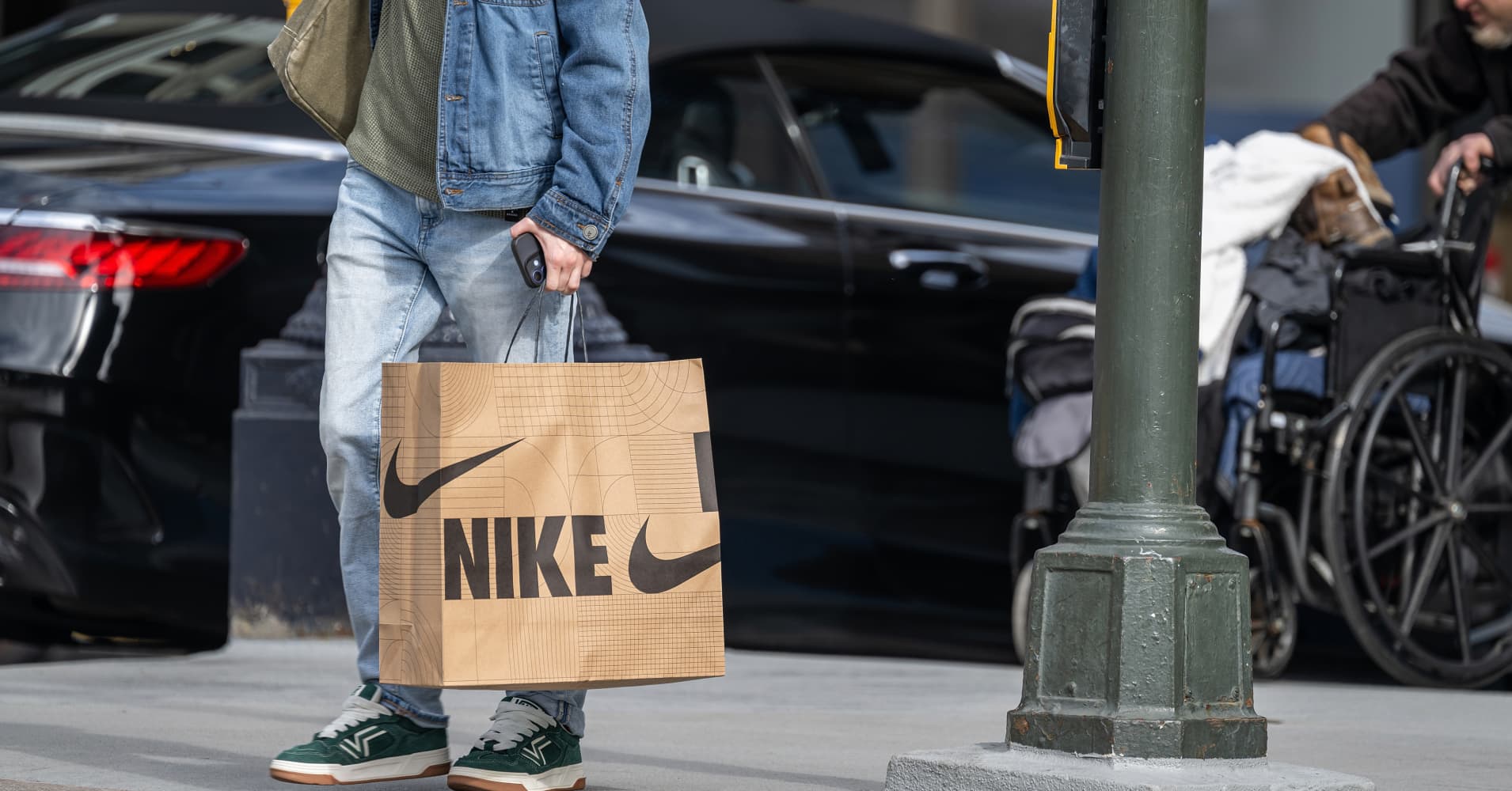 Nike to cut 775 employees as it accelerates automation at US ...