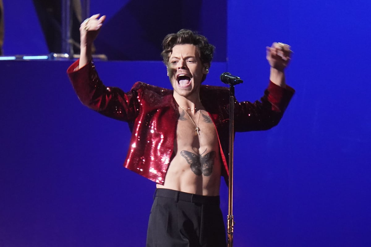Former One Direction star Harry Styles announces two extra Wembley tour ...