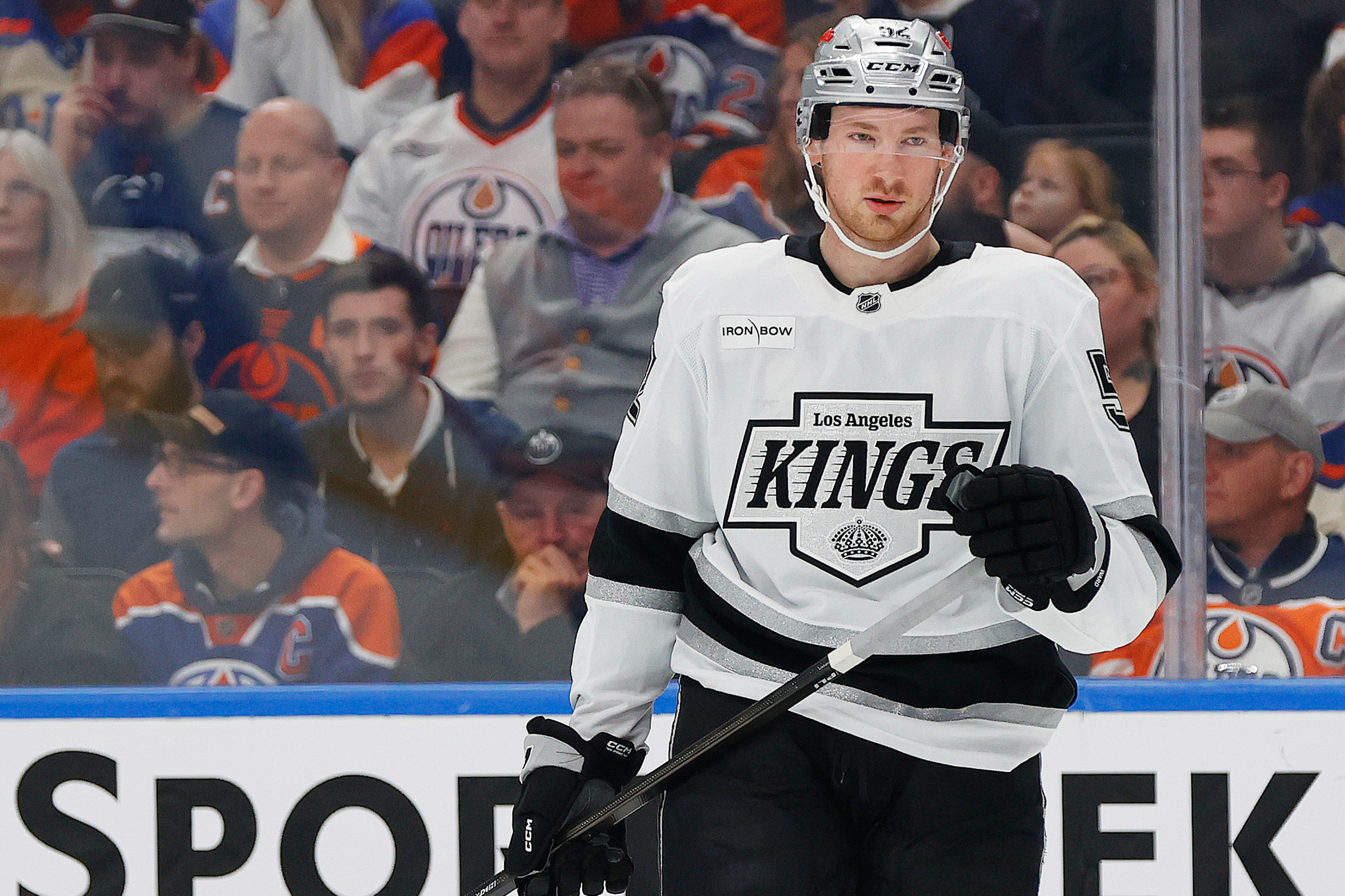 Kings sign Taylor Ward to two-year extension