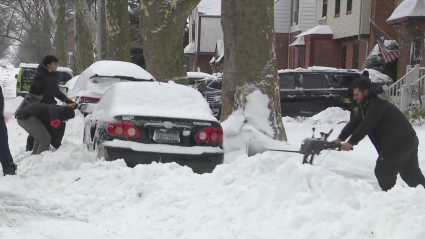 NYC community works to dig out of the snow