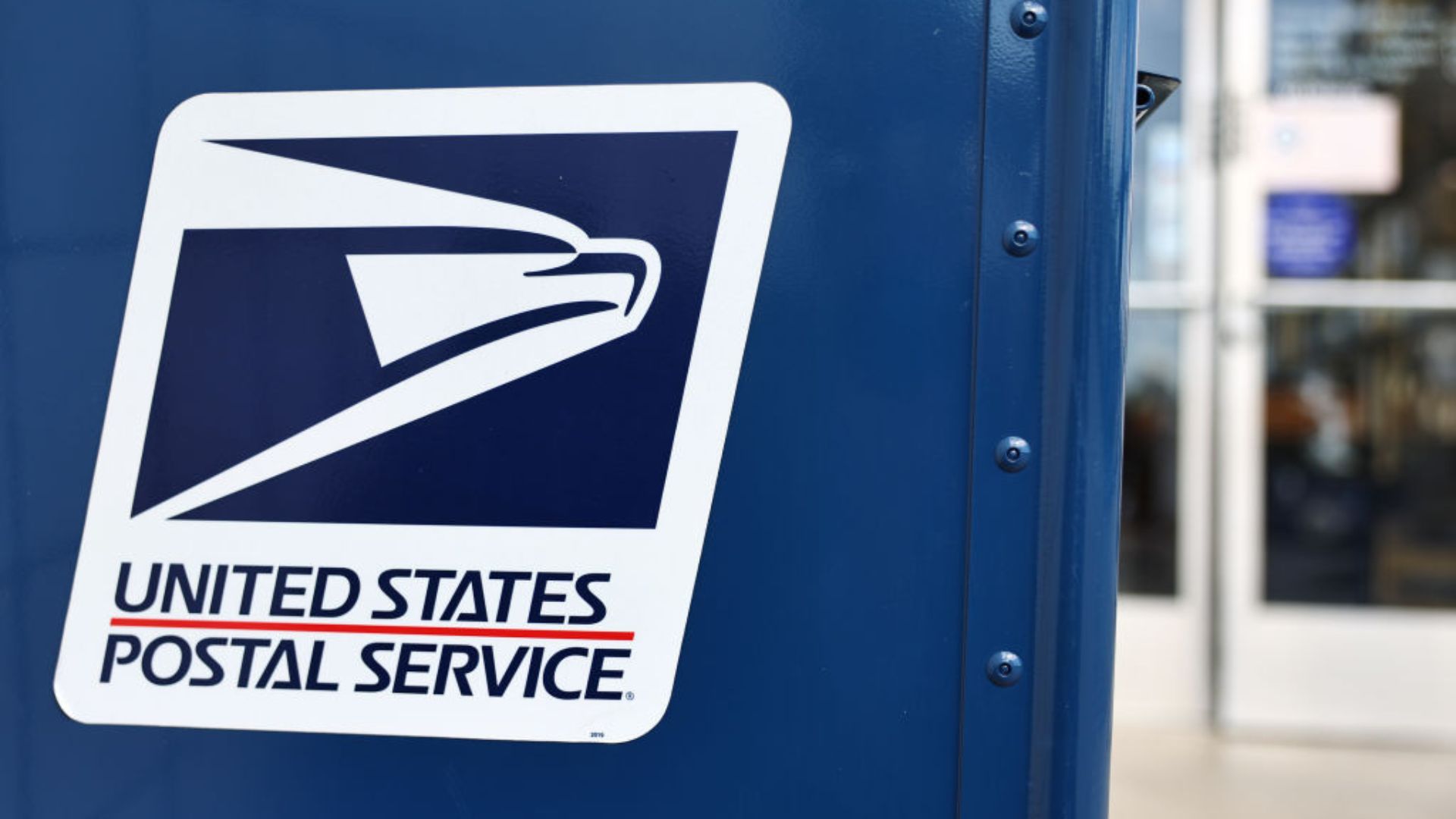 Is the USPS delivering today? What to know about mail deliveries during ...